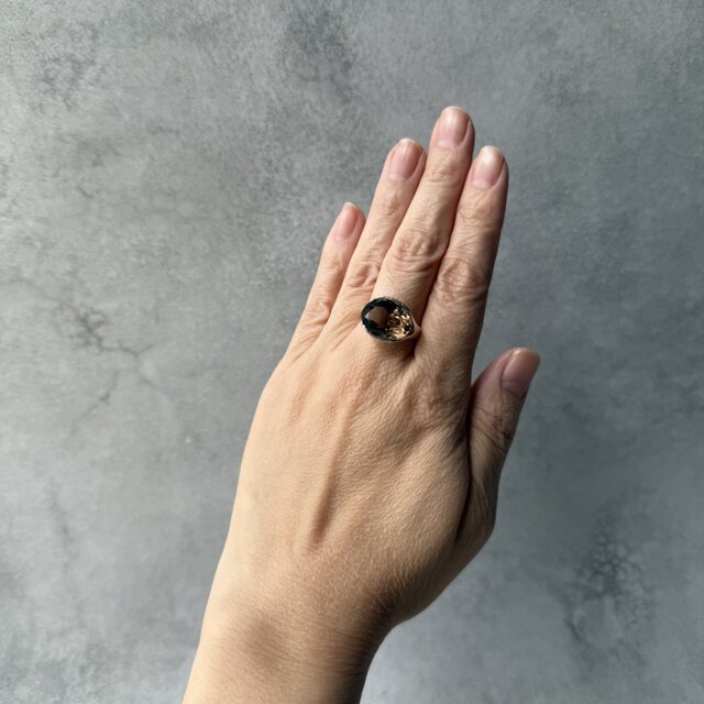 175 ヴィンテージ 「トワイライトミラー 」スモーキークォーツのリング | iichi 日々の暮らしを心地よくするハンドメイドやアンティークのマーケットプレイス