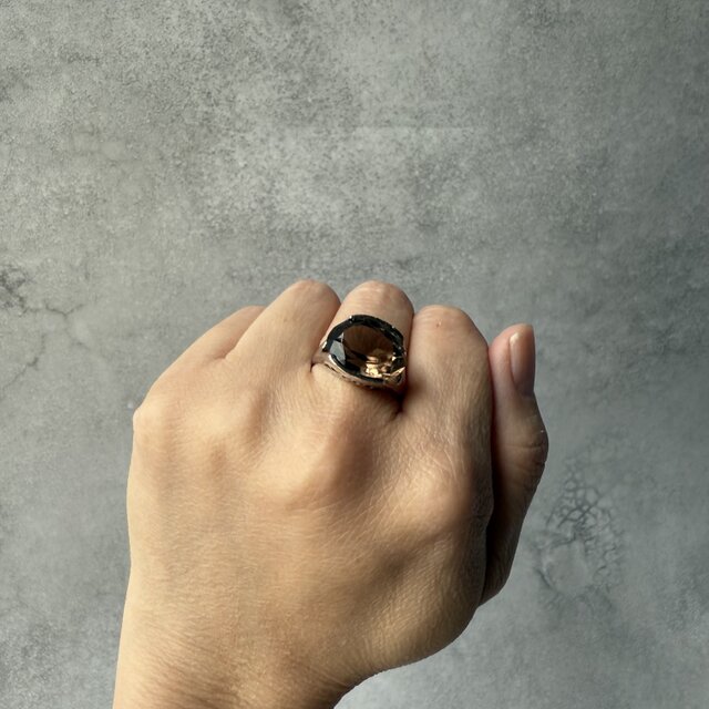 175 ヴィンテージ 「トワイライトミラー 」スモーキークォーツのリング | iichi 日々の暮らしを心地よくするハンドメイドやアンティークのマーケットプレイス