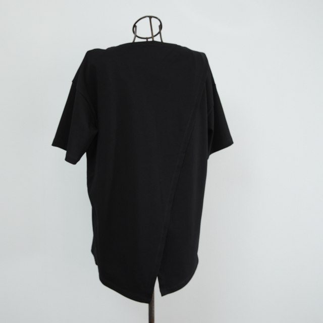 ストレッチ素材 バックスリットデザイン カットソー ブラック 0706BK | iichi 日々の暮らしを心地よくするハンドメイドやアンティークのマーケットプレイス