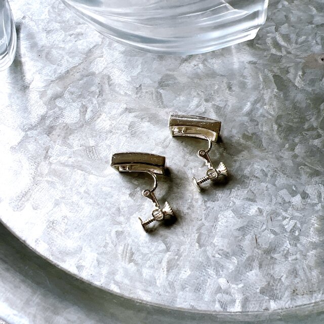 YN35-【 Napier 】ネイピア・ヴィンテージイヤリング Silver Tone Rectangle Rhinestone | iichi 日々の暮らしを心地よくするハンドメイドや ...