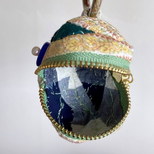 《毎日が楽しくなる》魚バックチャーム " ピカリ " /ドールチャーム no.226 | iichi 日々の暮らしを心地よくするハンドメイドやアンティークのマーケットプレイス