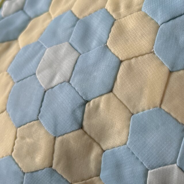 可憐な花のシフォンピースワークがま口ポーチ | iichi 日々の暮らしを心地よくするハンドメイドやアンティークのマーケットプレイス