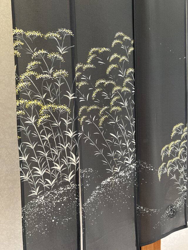 涼しい着物、暖簾ーのれん、透き通る素材、横〜88—丈〜96! | iichi 日々の暮らしを心地よくするハンドメイドやアンティークのマーケットプレイス