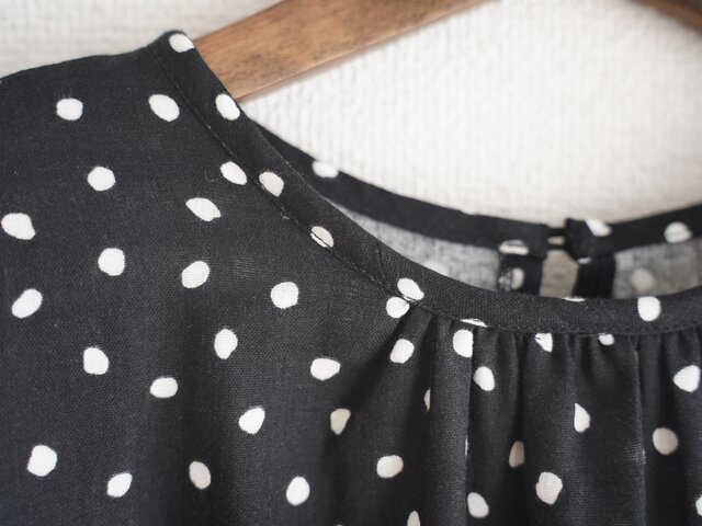 水玉ガーゼのワンピース 半袖 NO.255 | iichi 日々の暮らしを心地よくするハンドメイドやアンティークのマーケットプレイス