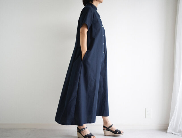キリッと可愛い ︎スタンドカラーワンピース 半袖 ネイビー No.283 | iichi 日々の暮らしを心地よくするハンドメイドやアンティークのマーケットプレイス
