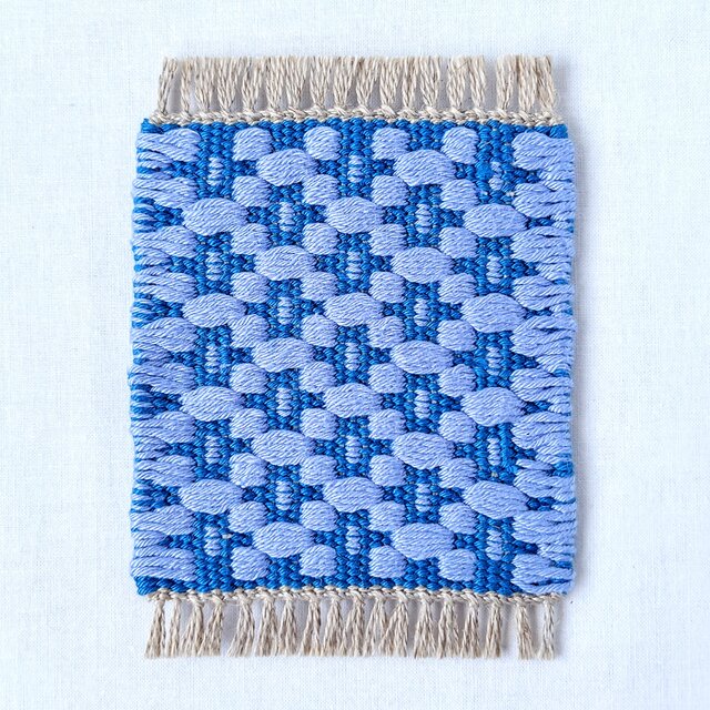 北欧手織り:ローゼンゴン織りコースター（small flowers）ブルー×ライトブルー | iichi 日々の暮らしを心地よくするハンドメイドやアンティークのマーケットプレイス