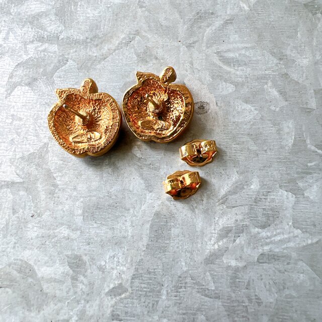 PA310-【 AVON 】エイボン・ヴィンテージピアス 1994 Deadstock "Apple Harvest" | iichi 日々の暮らしを心地よくするハンドメイドやアンティークの ...