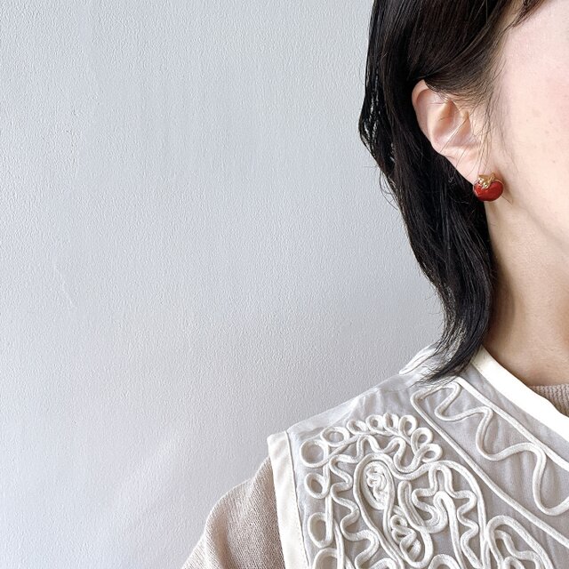 PA310-【 AVON 】エイボン・ヴィンテージピアス 1994 Deadstock "Apple Harvest" | iichi 日々の暮らしを心地よくするハンドメイドやアンティークの ...