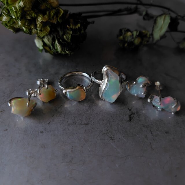 オパールシルバーリング#12 | iichi 日々の暮らしを心地よくするハンドメイドやアンティークのマーケットプレイス