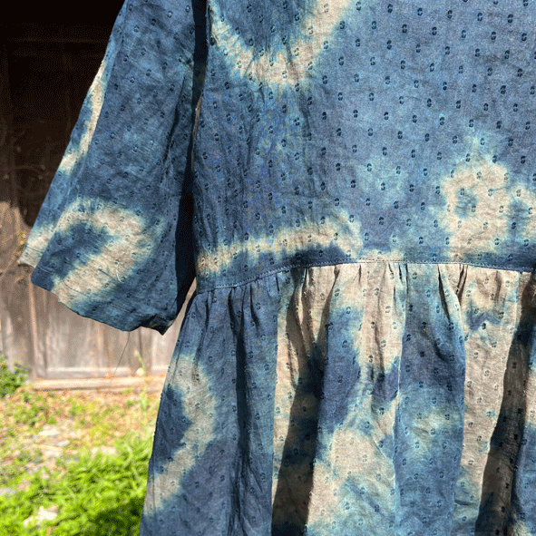 藍と柿渋重ね染めワンピース25026 | iichi 日々の暮らしを心地よくするハンドメイドやアンティークのマーケットプレイス