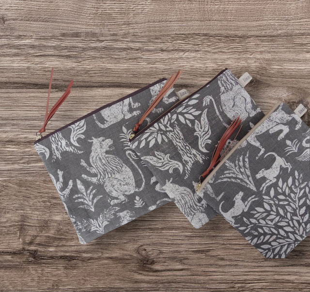 ハーフリネンのフラットポーチ （R-06） | iichi 日々の暮らしを心地よくするハンドメイドやアンティークのマーケットプレイス