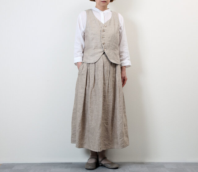 #504リバーシブルベスト(黒×花) | iichi 日々の暮らしを心地よくするハンドメイドやアンティークのマーケットプレイス