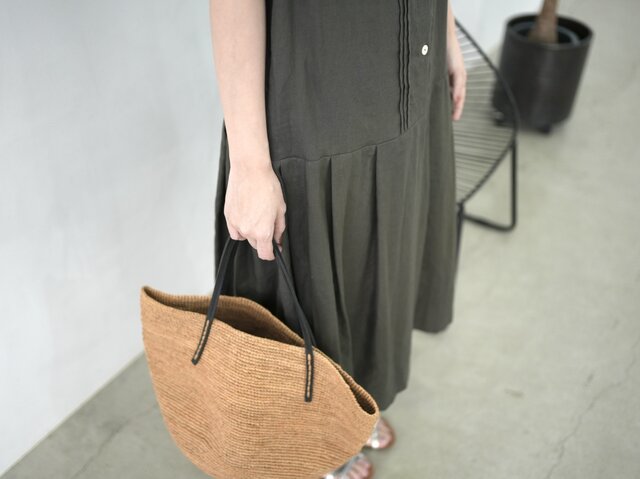 ピンタックワンピース半袖 ︎コットンリネンカーキ No.339 | iichi 日々の暮らしを心地よくするハンドメイドやアンティークのマーケットプレイス