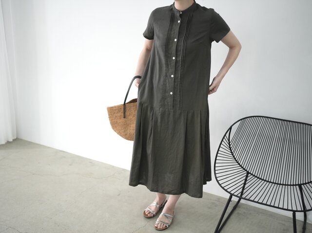ピンタックワンピース半袖 ︎コットンリネンカーキ No.339 | iichi 日々の暮らしを心地よくするハンドメイドやアンティークのマーケットプレイス
