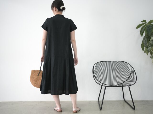 ピンタックワンピース半袖 ︎コットンリネンブラック No.339 | iichi 日々の暮らしを心地よくするハンドメイドやアンティークのマーケットプレイス