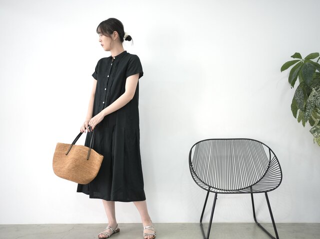 ピンタックワンピース半袖 ︎コットンリネンブラック No.339 | iichi 日々の暮らしを心地よくするハンドメイドやアンティークのマーケットプレイス