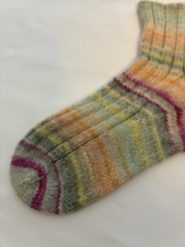 No.1542 手編み靴下 | iichi 日々の暮らしを心地よくするハンドメイドやアンティークのマーケットプレイス