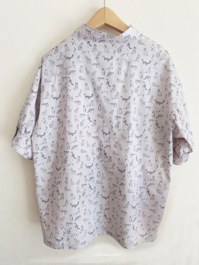 Liberty Meow-petit ハイネックBarberふう・半袖ブラウス(大人） | iichi 日々の暮らしを心地よくするハンドメイドやアンティークのマーケットプレイス