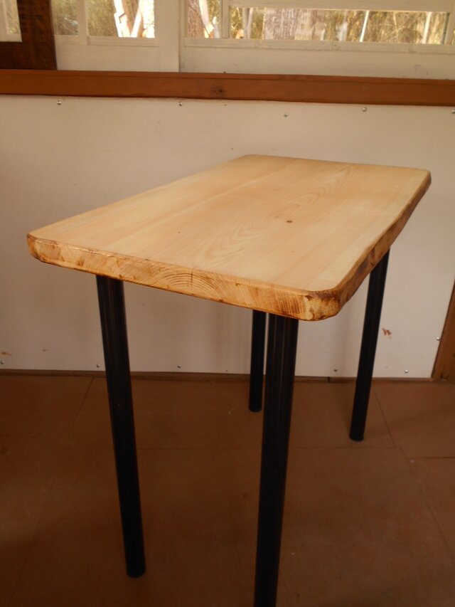 ひのき アイアンテーブルイスセット 04-16 | iichi 日々の暮らしを心地よくするハンドメイドやアンティークのマーケットプレイス