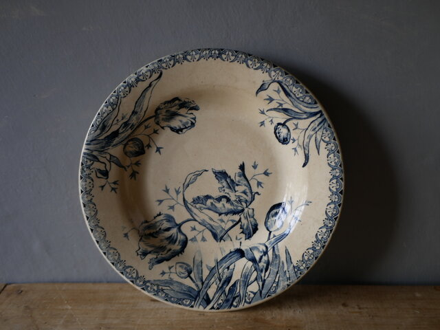 no.4 深皿 チューリップ GIEN ジアン フランスアンティーク アンティークプレート | iichi 日々の暮らしを心地よくするハンドメイドやアンティークのマーケットプレイス