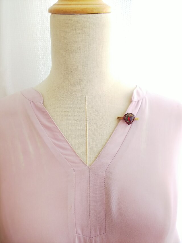 ヴィンテージ 深紅のRuby／Heart 3層の美しいブローチ | iichi 日々の暮らしを心地よくするハンドメイドやアンティークのマーケットプレイス