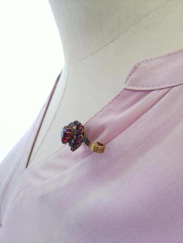 ヴィンテージ 深紅のRuby／Heart 3層の美しいブローチ | iichi 日々の暮らしを心地よくするハンドメイドやアンティークのマーケットプレイス