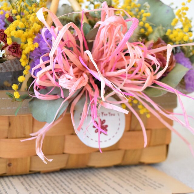 母の日遅れてごめんね企画・10％OFFになります。スクエアバスケットアレンジ（大き目サイズ） | iichi 日々の暮らしを心地よくするハンドメイドやアンティークのマーケットプレイス