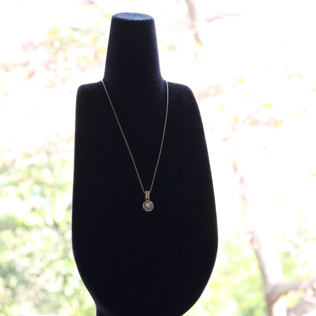 Sv925 ホワイトラブラドライト(レインボームーンストーン)ペンダント 1.40ct | iichi 日々の暮らしを心地よくするハンドメイド ...