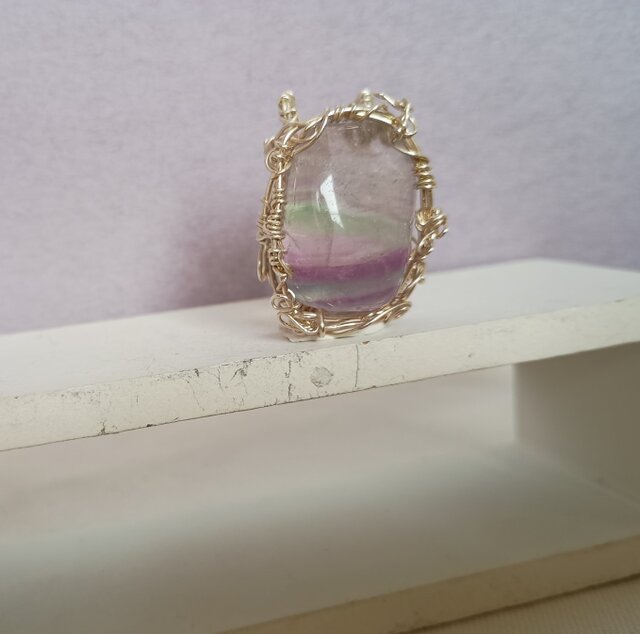 mineral pendant head（フローライト） | iichi 日々の暮らしを心地よくするハンドメイドやアンティークのマーケットプレイス