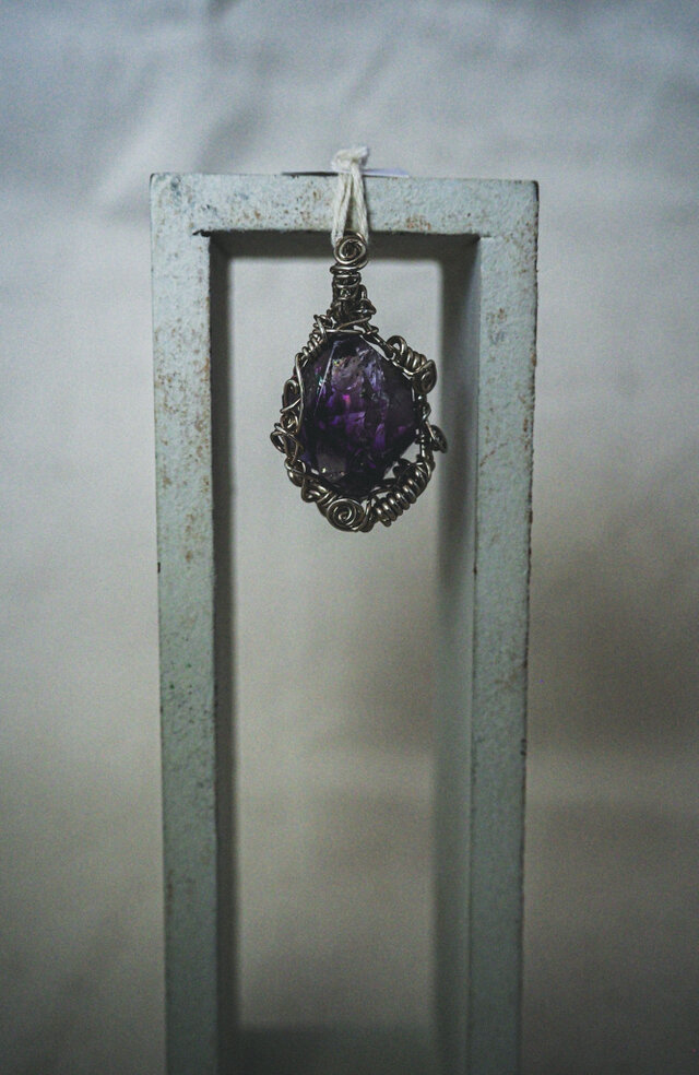 mineral pendant head（スーパーセブン） | iichi 日々の暮らしを心地よくするハンドメイドやアンティークのマーケットプレイス