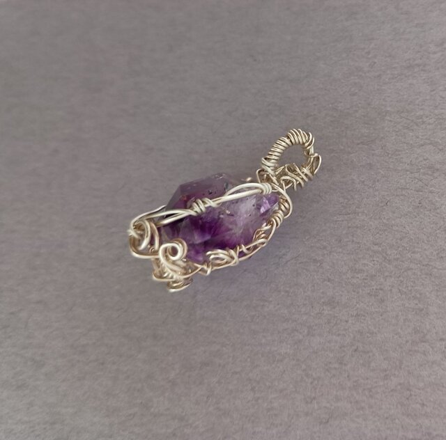 mineral pendant head（スーパーセブン） | iichi 日々の暮らしを心地よくするハンドメイドやアンティークのマーケットプレイス