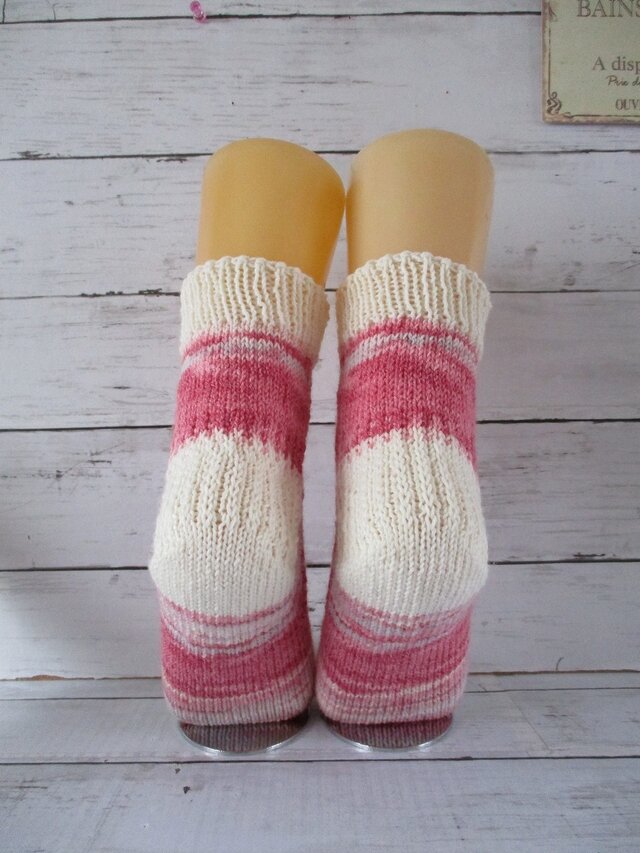 冷え取りソックス Opal Cotton KFS 216 ルビー & KFS 207 ホワイト | iichi 日々の暮らしを心地よくするハンドメイドやアンティークのマーケットプレイス