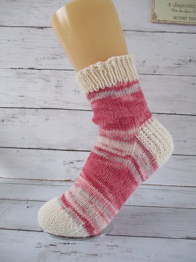 冷え取りソックス Opal Cotton KFS 216 ルビー & KFS 207 ホワイト | iichi 日々の暮らしを心地よくするハンドメイドやアンティークのマーケットプレイス