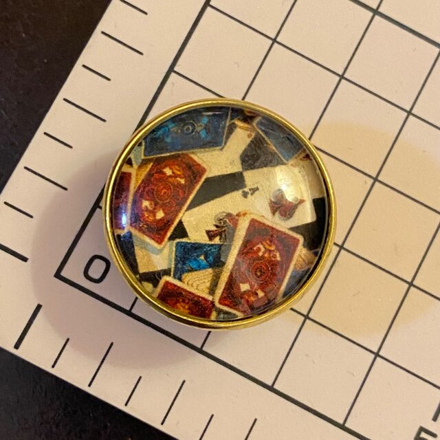 着物 ハンドメイド ガラス 帯留め｜和洋折衷のアクセントに オリジナルデザイン 運命は、この帯元に集まってくる。 GK-89 | iichi 日々の暮らしを心地よくするハンドメイドや ...