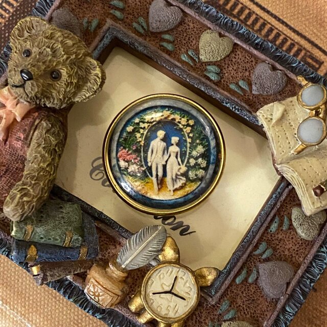 着物 ハンドメイド ガラス 帯留め｜和洋折衷のアクセントに オリジナルデザイン 静かな庭園に咲いた、ロマンスの記憶。 GK-90 | iichi 日々の暮らしを心地よくするハンドメイドや ...