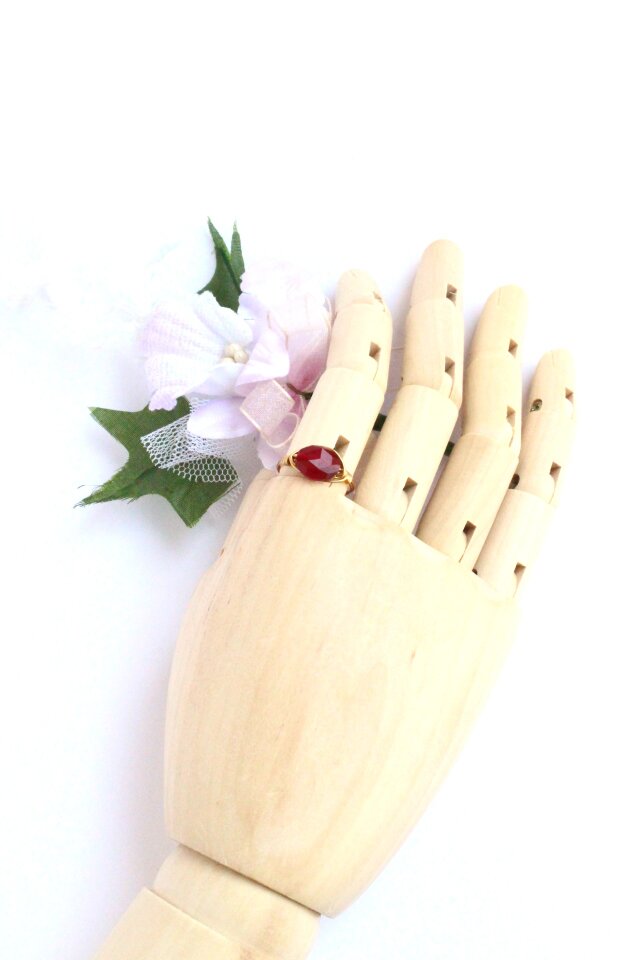 レッドジェイド ローズカット Wire Ring | iichi 日々の暮らしを心地よくするハンドメイドやアンティークのマーケットプレイス