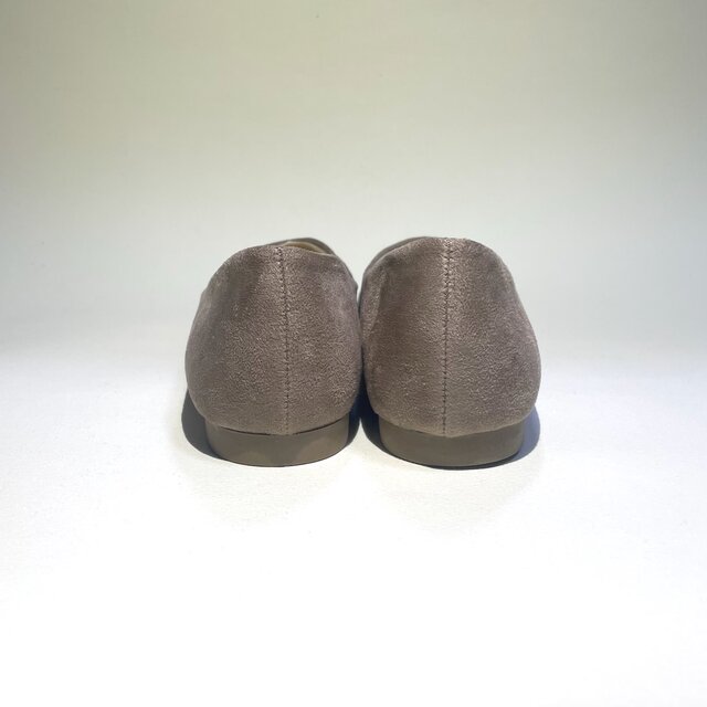 歩き易い♪バイカラー1cmヒールパンプス (グレーベージュ x ブラック) 22.0cm〜24.5cm | iichi 日々の暮らしを心地よくするハンドメイドやアンティークのマーケットプレイス