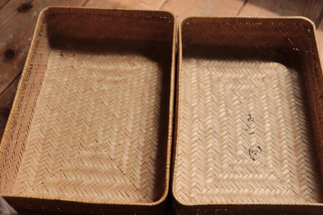 №021 かわいい小さい行李 収納籠 古道具 古雑貨 53569 | iichi 日々の暮らしを心地よくするハンドメイドやアンティークのマーケットプレイス