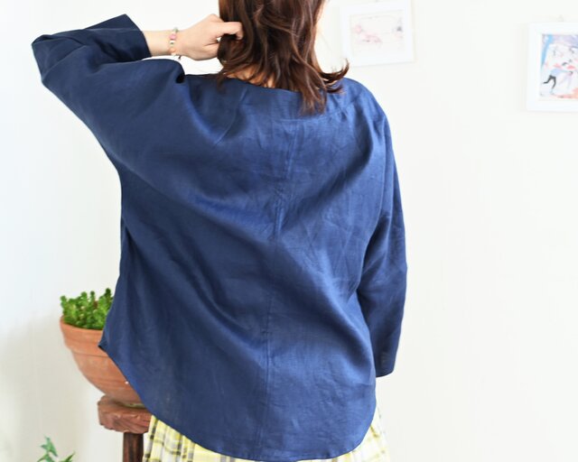 【NEW】出番の多いアイテム♪シンプリーリネンブラウス：紺：長袖 | iichi 日々の暮らしを心地よくするハンドメイドやアンティークのマーケットプレイス