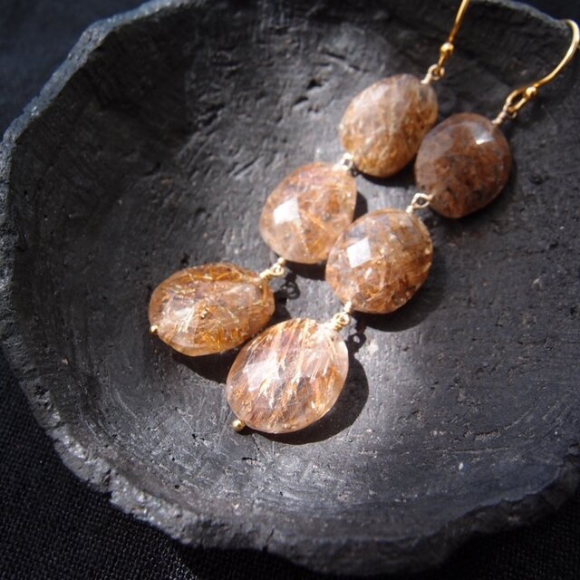 【K14gf】Copper Rutilated Quartz Earrings／コッパールチル ロングピアス | iichi 日々の暮らしを心地よくするハンドメイドやアンティークのマーケットプレイス