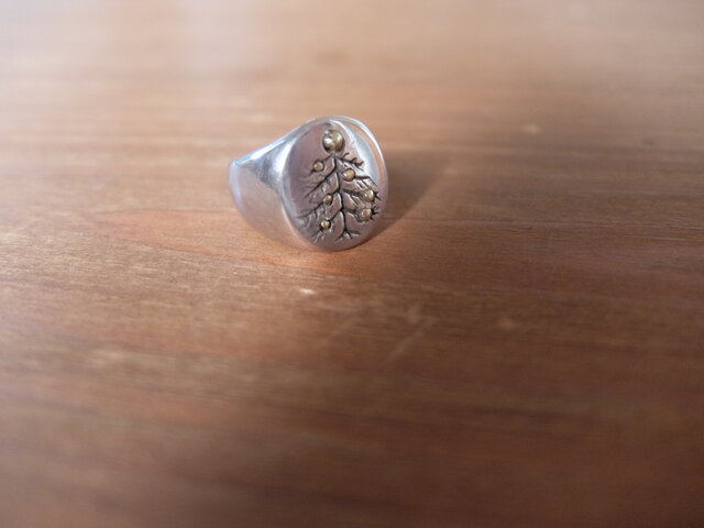 tree signet ring 02 | iichi 日々の暮らしを心地よくするハンドメイドやアンティークのマーケットプレイス