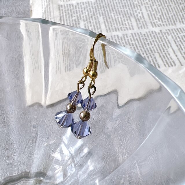 P652-ヴィンテージピアス U.S.A. 1980s Amethyst Color Beads Hanging | iichi 日々の暮らしを心地よくするハンドメイドやアンティークの ...