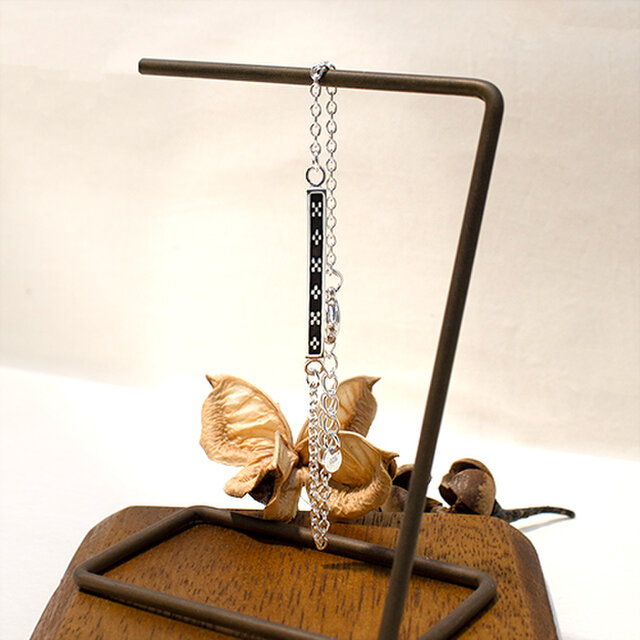 ミンサー柄彫刻腕輪 rb-61 | iichi 日々の暮らしを心地よくするハンドメイドやアンティークのマーケットプレイス