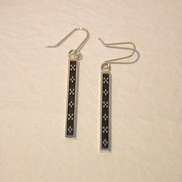 ミンサー柄彫刻耳飾 rpc-152 | iichi 日々の暮らしを心地よくするハンドメイドやアンティークのマーケットプレイス