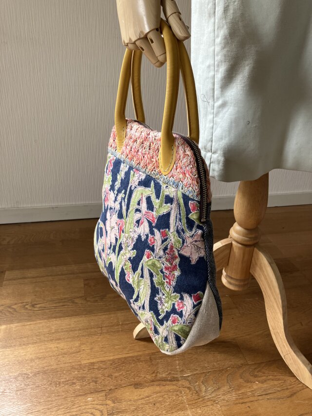 小さなボストンバッグ ハンドバッグ ネイビーとアイリス | iichi 日々の暮らしを心地よくするハンドメイドやアンティークのマーケットプレイス