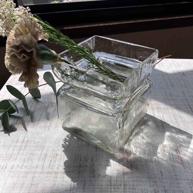 Pala＊氷のゆらぎの花瓶＊北欧＊クリアB／Lsize／リーヒマエンラシ／花瓶 | iichi 日々の暮らしを心地よくするハンドメイドやアンティークのマーケットプレイス