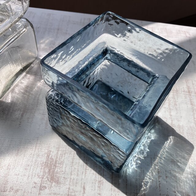 Pala＊氷のゆらぎの花瓶＊北欧＊クリアブルー／Lsize／リーヒマエンラシ／花瓶 | iichi 日々の暮らしを心地よくするハンドメイドやアンティークのマーケットプレイス
