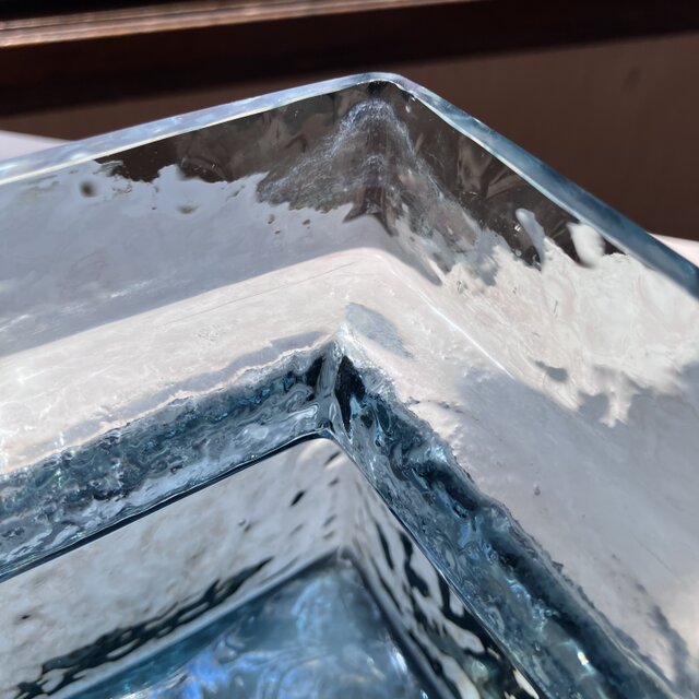 Pala＊氷のゆらぎの花瓶＊北欧＊クリアブルー／Lsize／リーヒマエンラシ／花瓶 | iichi 日々の暮らしを心地よくするハンドメイドやアンティークのマーケットプレイス