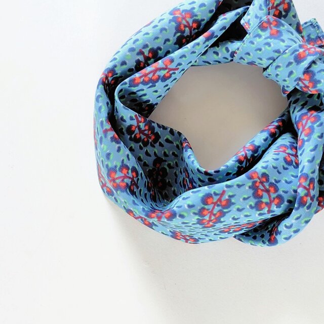 日用品店（布）コットンキュプラスカーフ 50cm×50cm 【 ボタニカル／ブルー 】LIBERTY | iichi 日々の暮らしを心地よくするハンドメイドやアンティークのマーケットプレイス