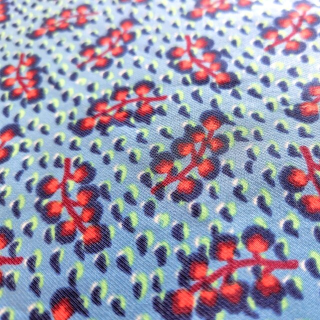 日用品店（布）コットンキュプラスカーフ 50cm×50cm 【 ボタニカル／ブルー 】LIBERTY | iichi 日々の暮らしを心地よくするハンドメイドやアンティークのマーケットプレイス